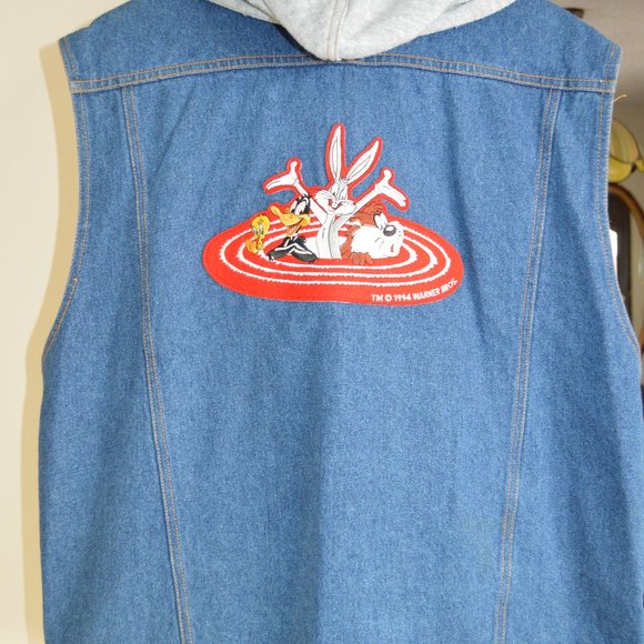Eagles Ridge | Jackets & Coats | Vintage 994 Looney Tunes Hooded Vest ...